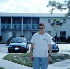 Alexander Gromow's Arte & Fusca - The VW Beetle and the Pop Art - "HALL ...